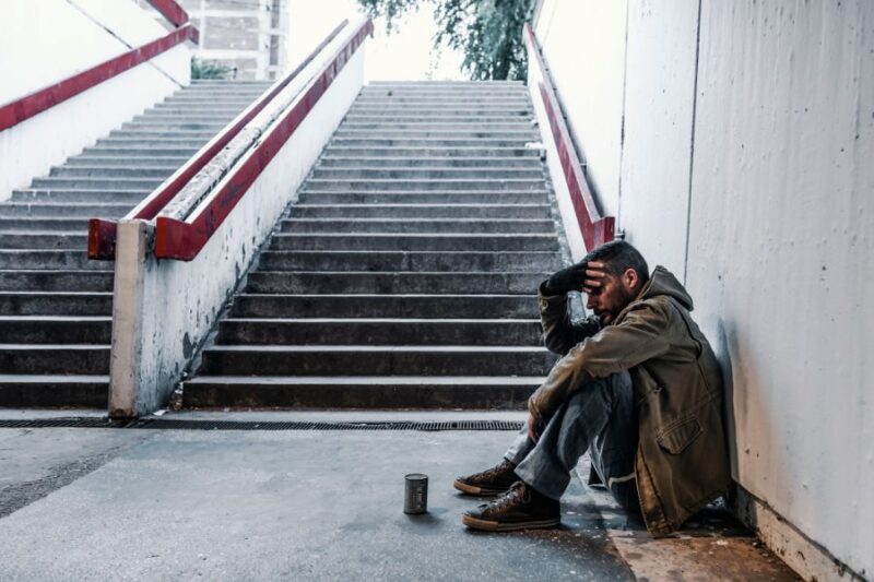 9 Biggest Scams in Paris & How to Avoid Them | Love and Paris