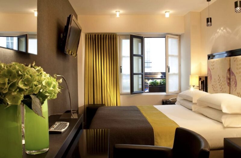 9 Stylish Paris Hotels That Cost Less Than €200 Per Night | Love and Paris